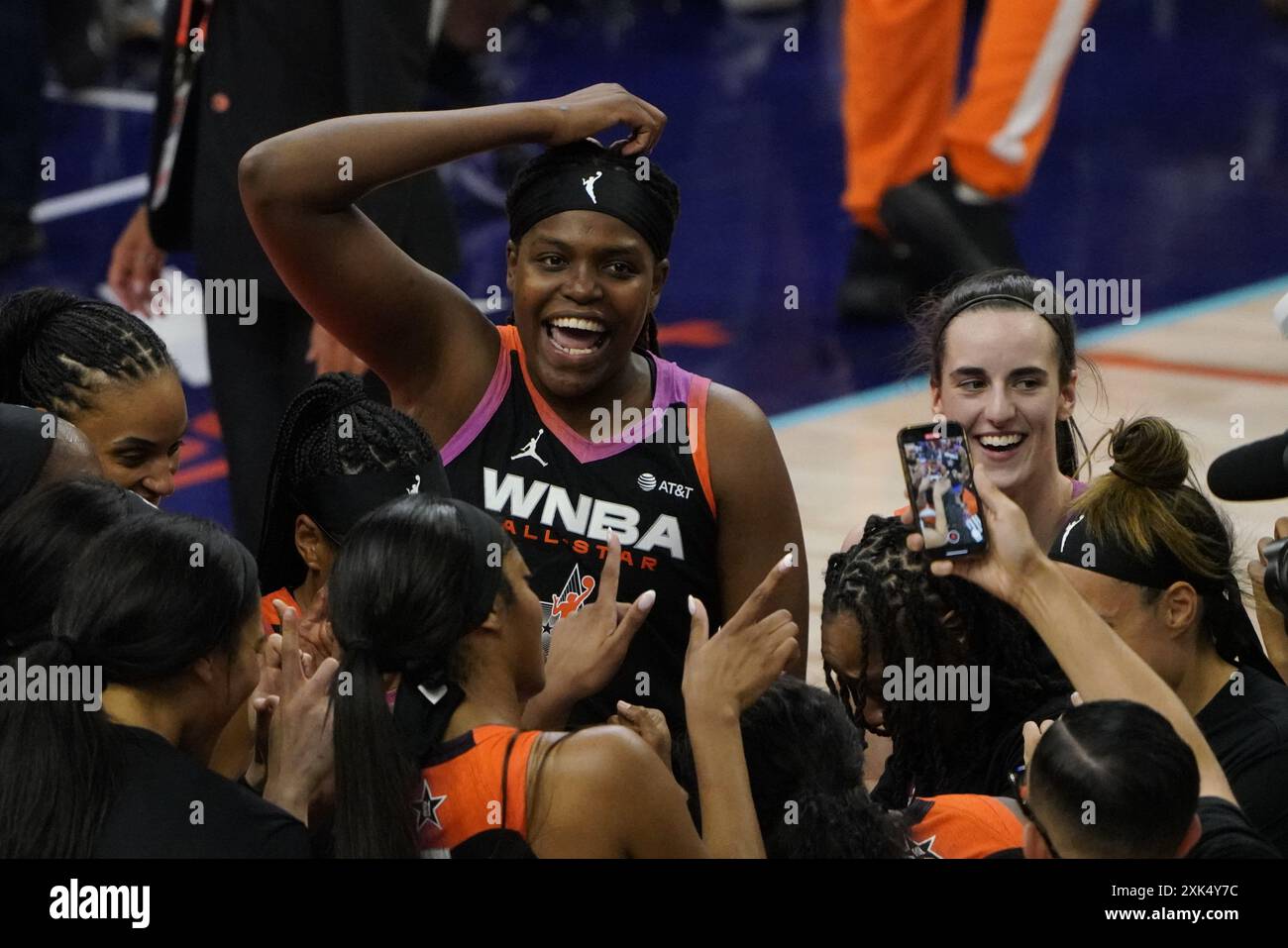 Phoenix, USA. 20th July, 2024. Players of team WNBA celebrate victory ...