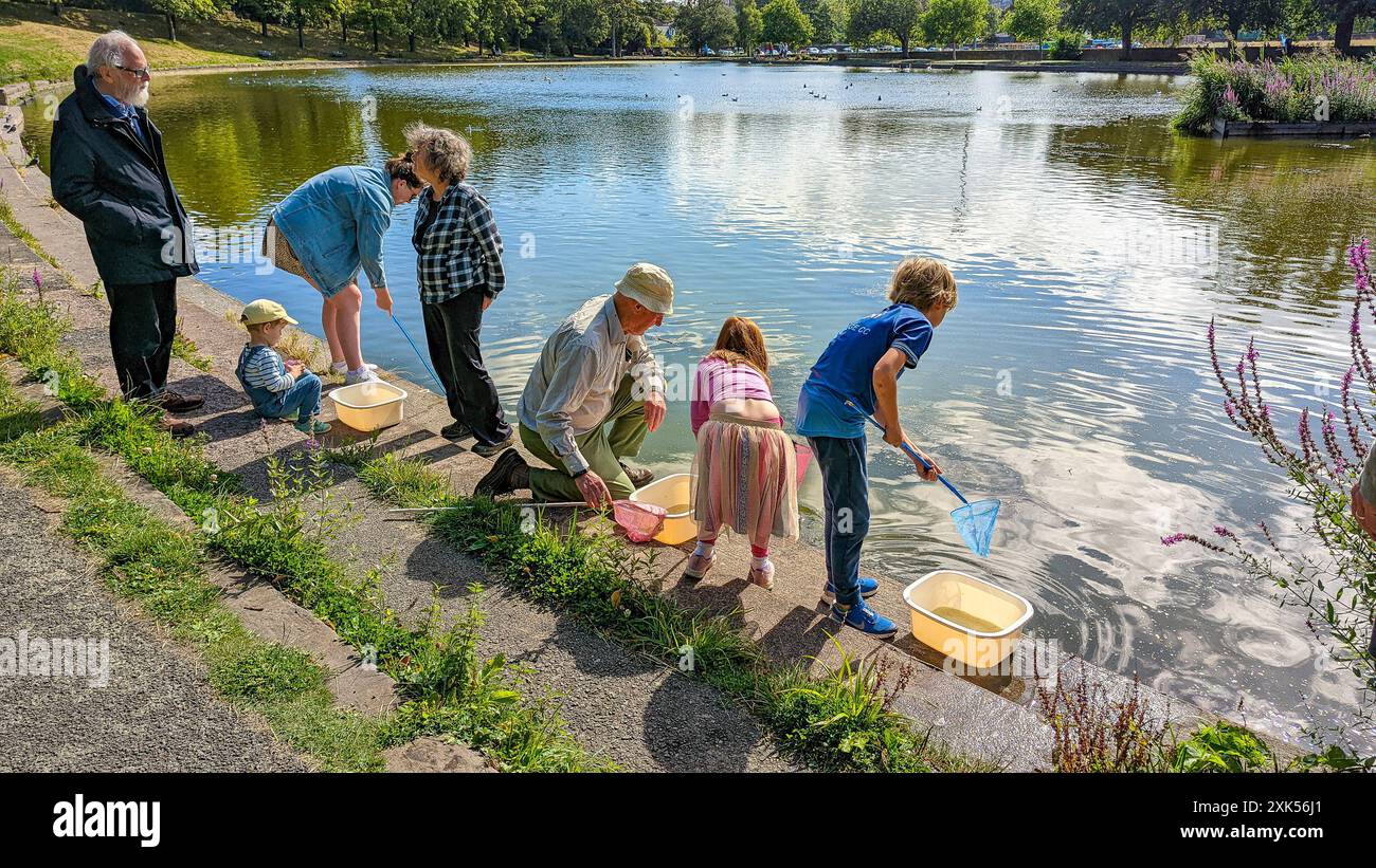 Girls fishing with nets hi-res stock photography and images - Alamy