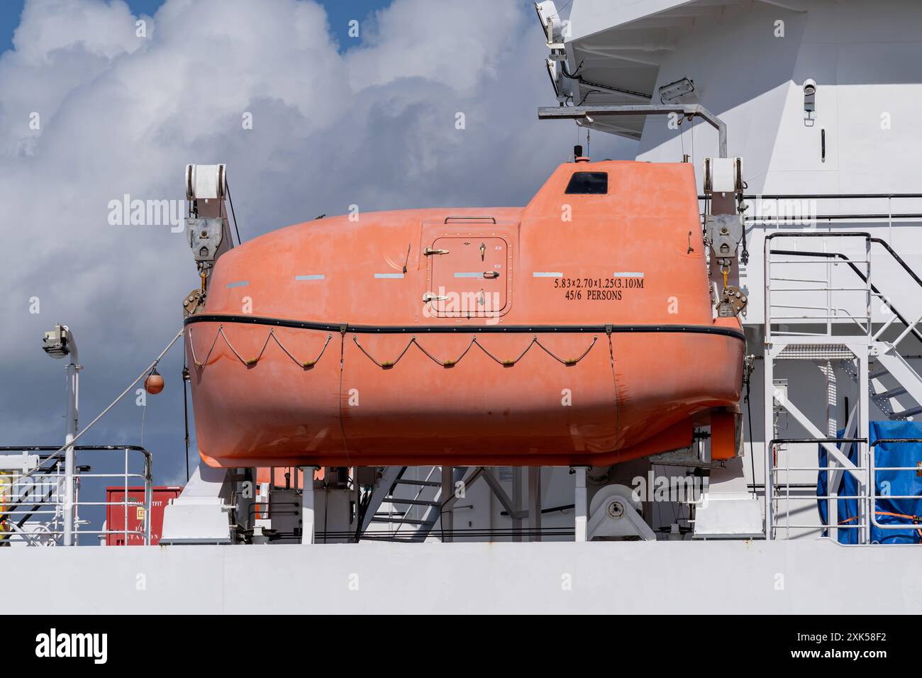 Lifeboat shipboard hi-res stock photography and images - Alamy