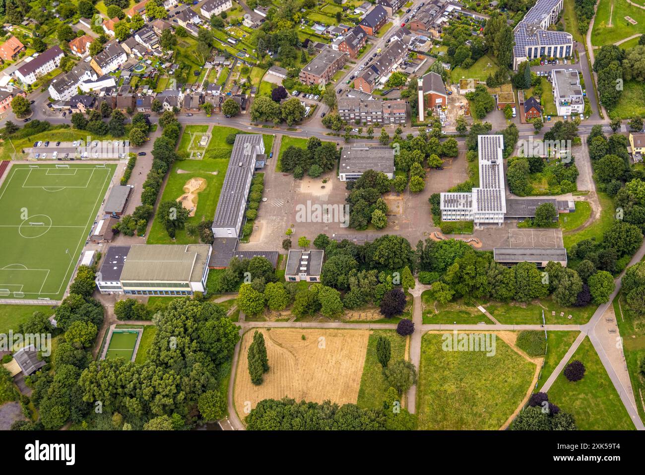 Luftbild, Hauptschule und Grundschule Welheim mit Hallenbad Boy und ...