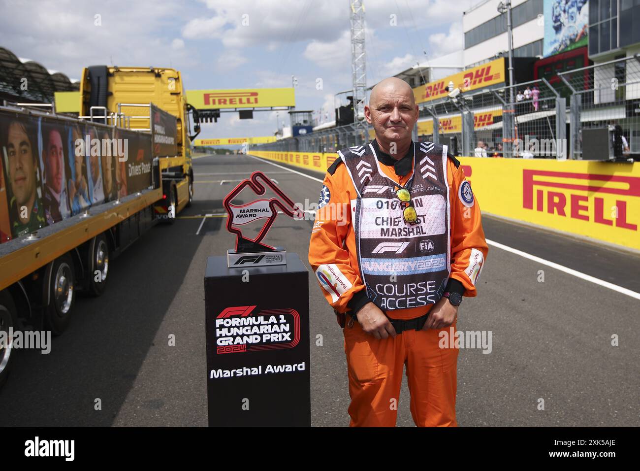 FIA marshall, commissaire de piste, marshal, marshalls, marshals award ...