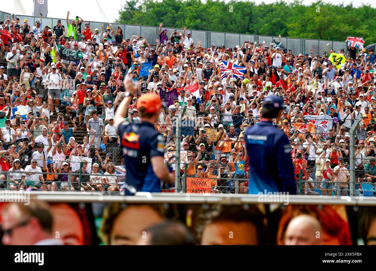 VERSTAPPEN Max (ned), Red Bull Racing RB20, illustration of crowd ...