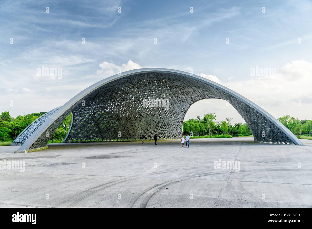 Amazing modern pergola-like structure at Gardens by the Bay Stock Photo ...