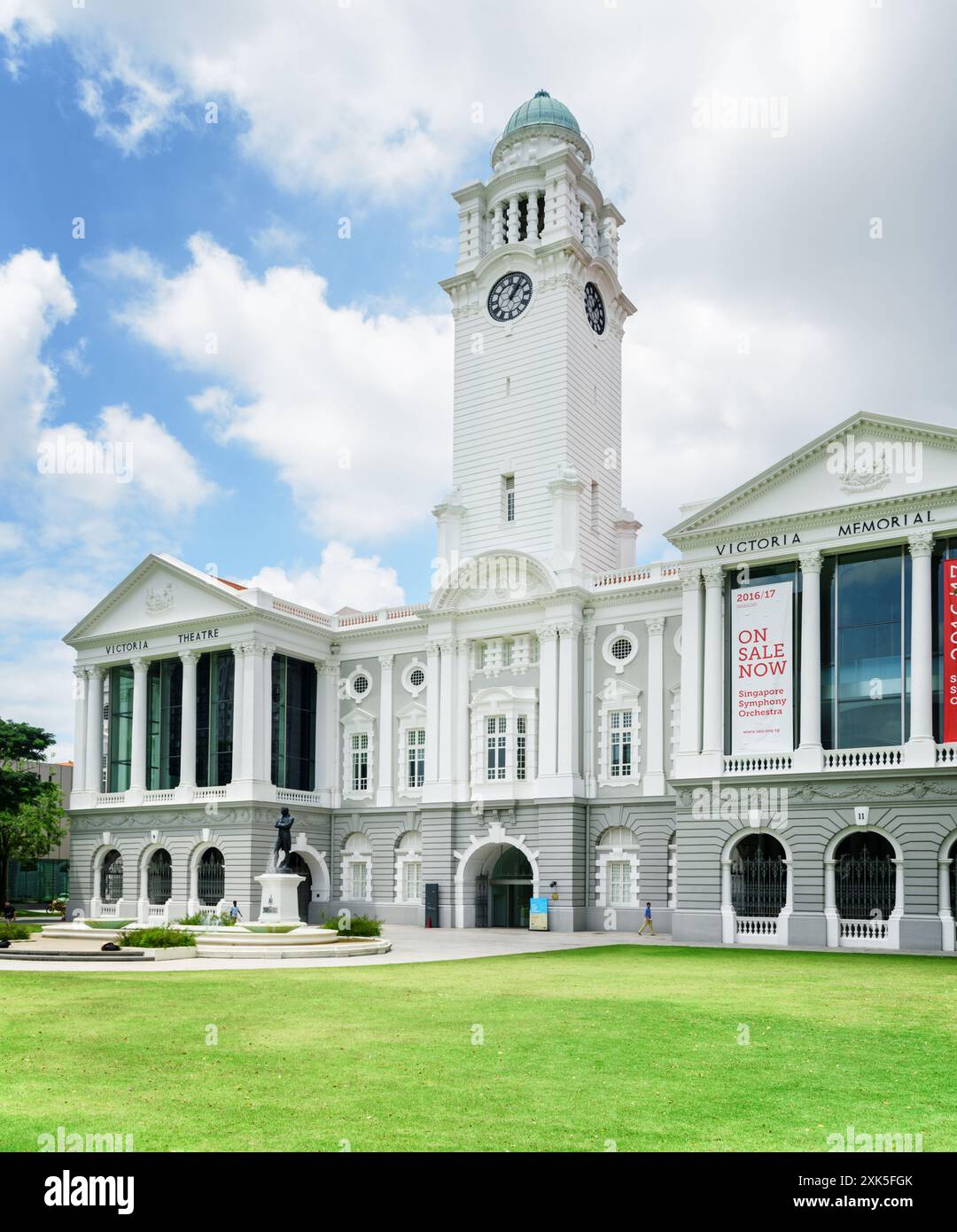 View of the Victoria Theatre and Concert Hall, Singapore Stock Photo ...