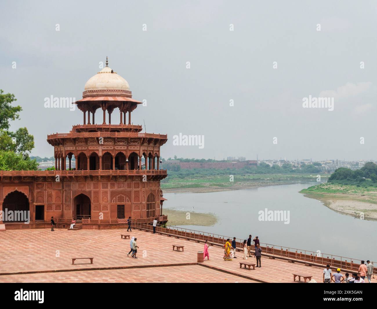 The Taj Mahal in Agra/India: View of the Yamuna river and Agra Stock ...