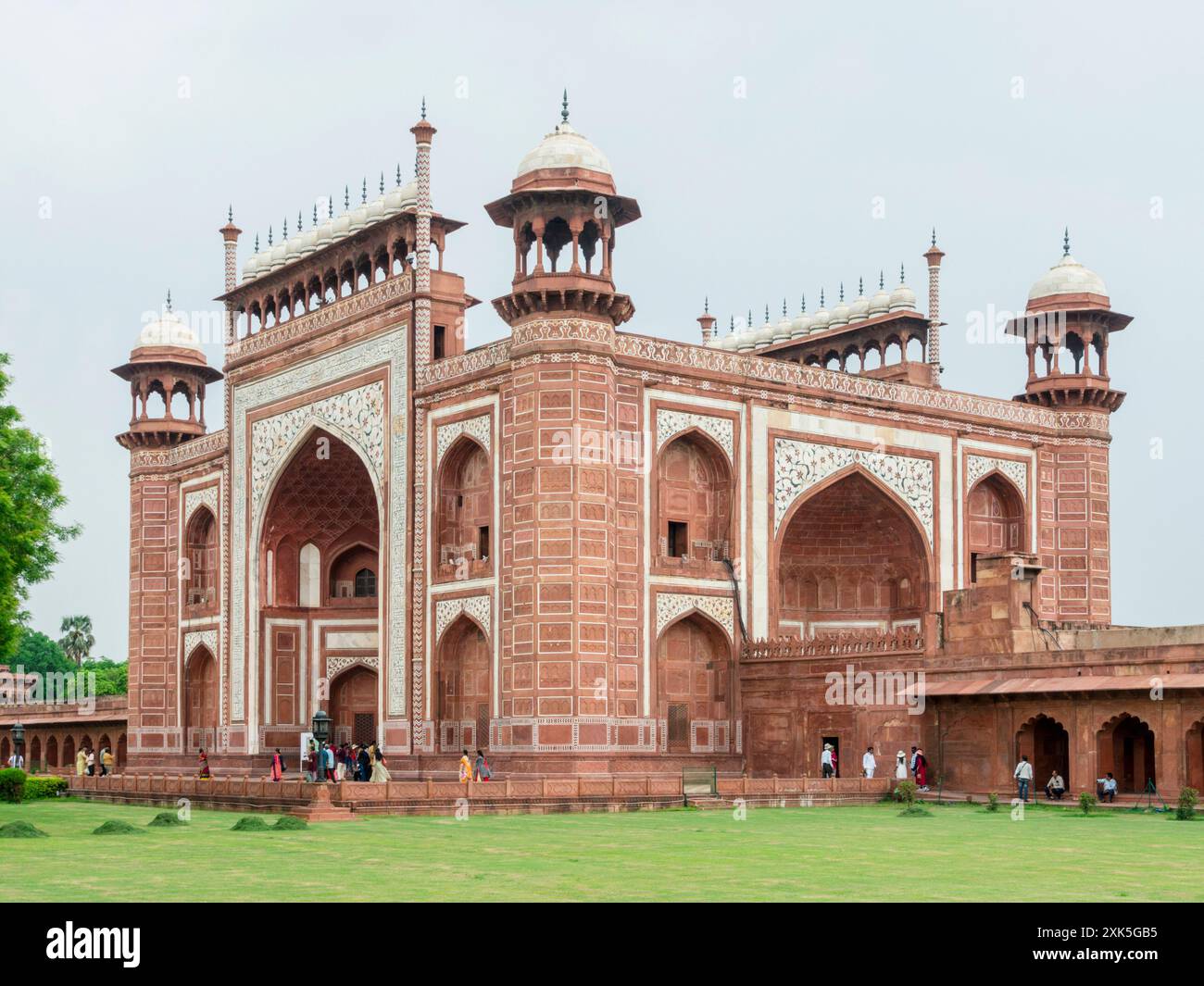 The Taj Mahal in Agra/India: Inner entrance gate (main gate Stock Photo ...