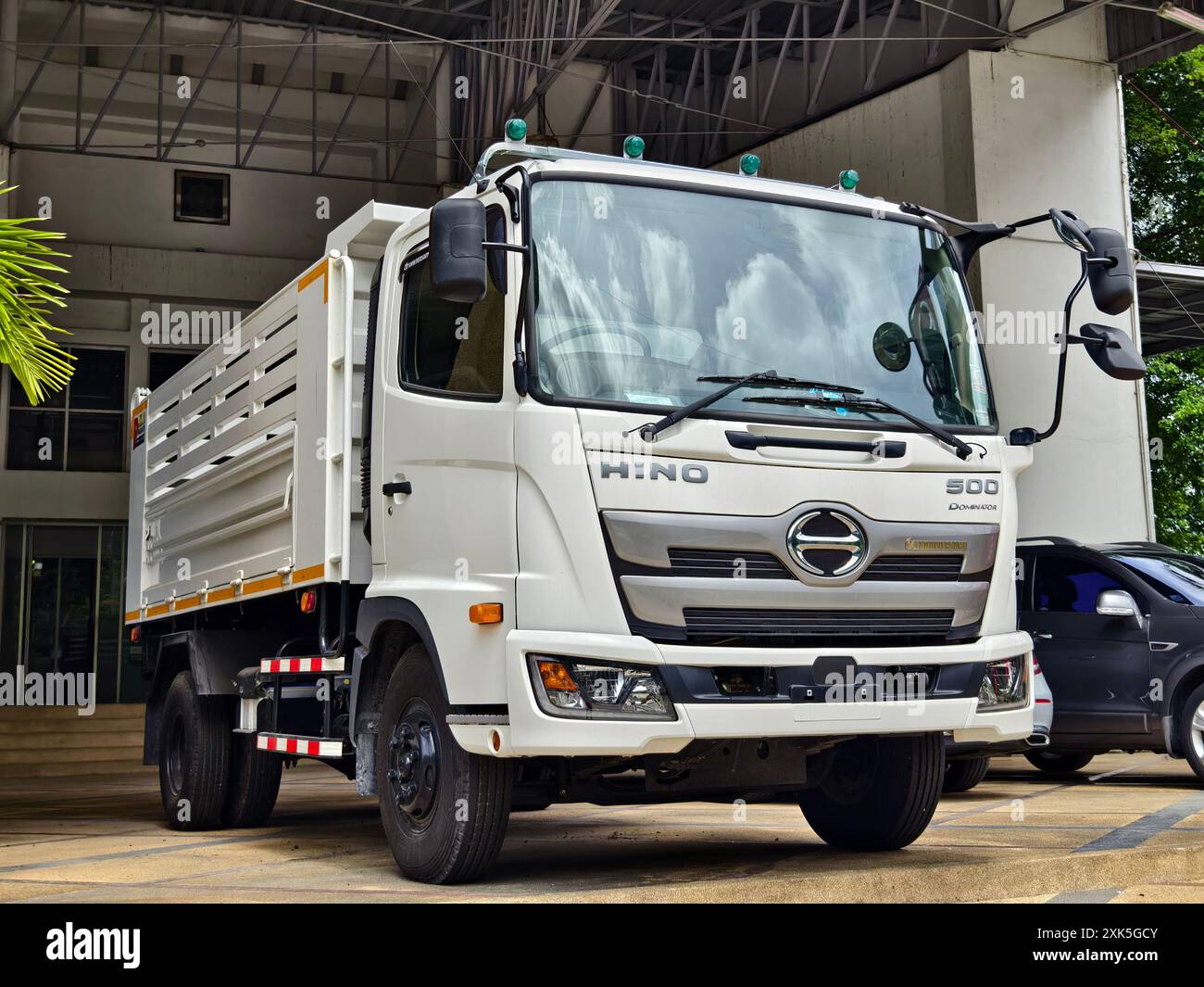 PHUKET, THAILAND- June 01, 2024: White Hino lorry truck outside near showroom Stock Photo - Alamy