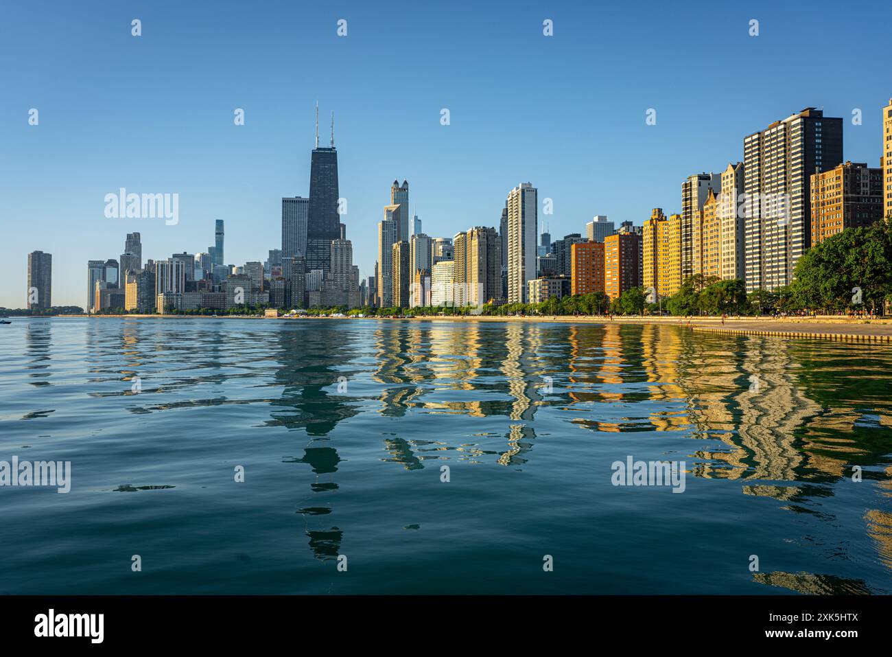 Chicago, Illinois waterfront and skyline with Lake Michigan and ...