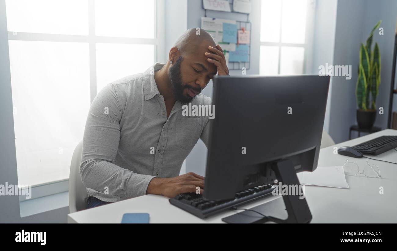 Businessman struggling desk hi-res stock photography and images - Alamy