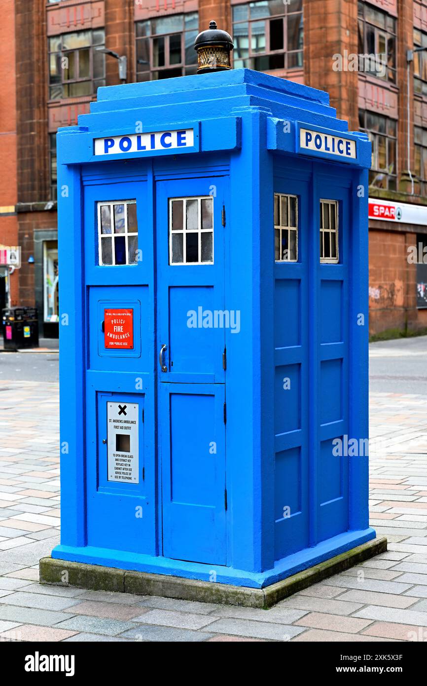 Glasgow blue police box hi-res stock photography and images - Alamy