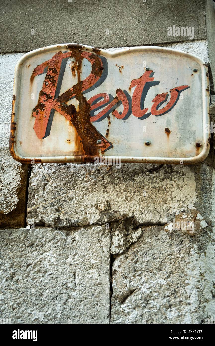 Old weathered metal sign advertising hi-res stock photography and ...