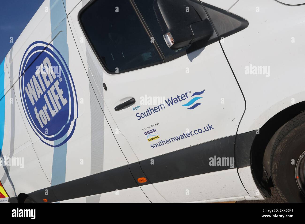 Southern water logo hi-res stock photography and images - Alamy