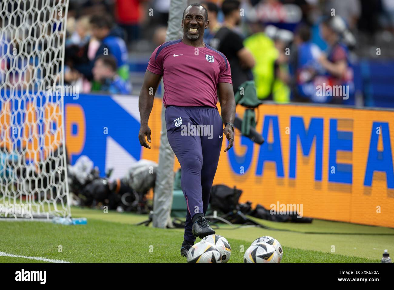 Jimmy Floyd Hasselbaink technical trainer of England seen in action ...
