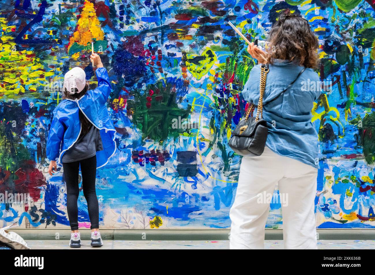 Julie waters hi-res stock photography and images - Alamy