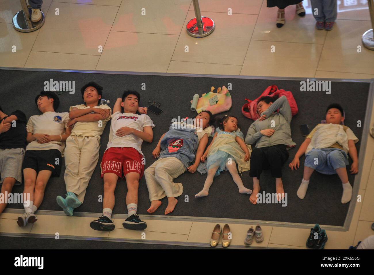 Mobile prize hi-res stock photography and images - Alamy