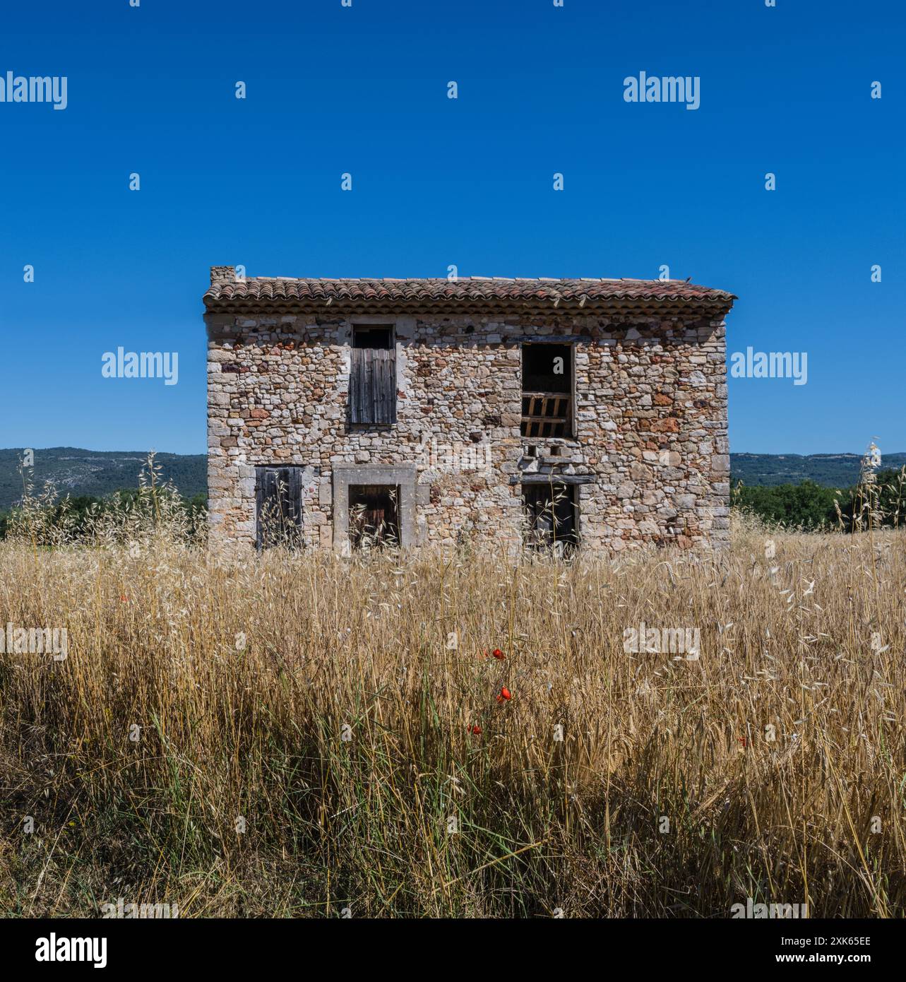 Old french barn hi-res stock photography and images - Alamy