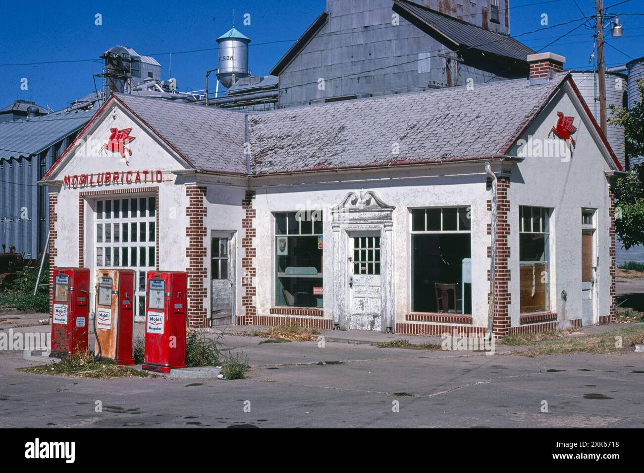1980s gas station hi-res stock photography and images - Alamy