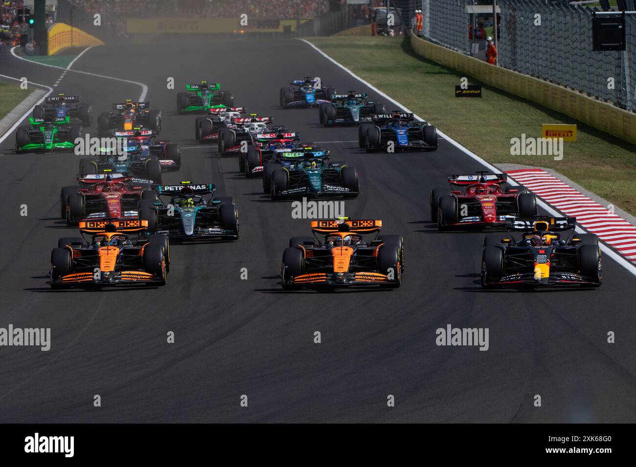 Oscar Piastri (McLaren Formula 1 Team, Australien, #81), Lando Norris ...