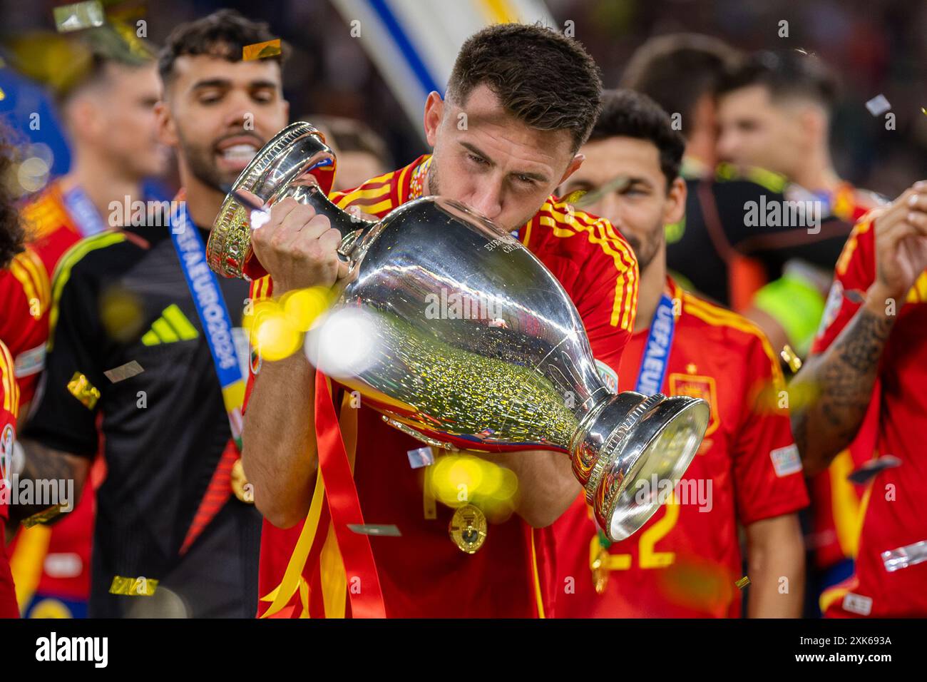 Aymeric Laporte of Spain celebrates with Henri Delaunay Trophy during ...