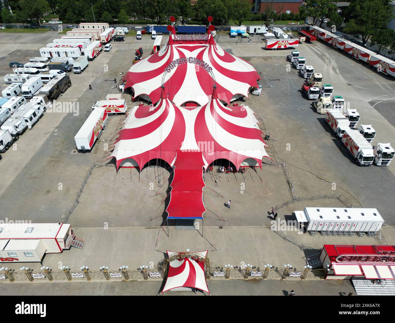 Der Zirkus Charles Knie auf dem Bendplatz in Aachen am 221. Juli 2024 ...
