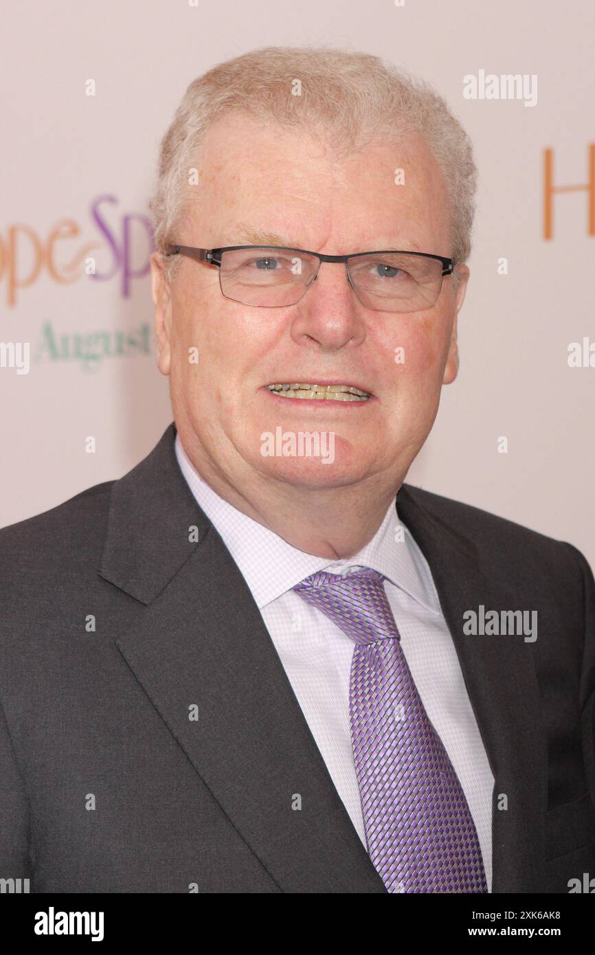 Sir Howard Stringer attends the world premiere of Columbia Pictures ...