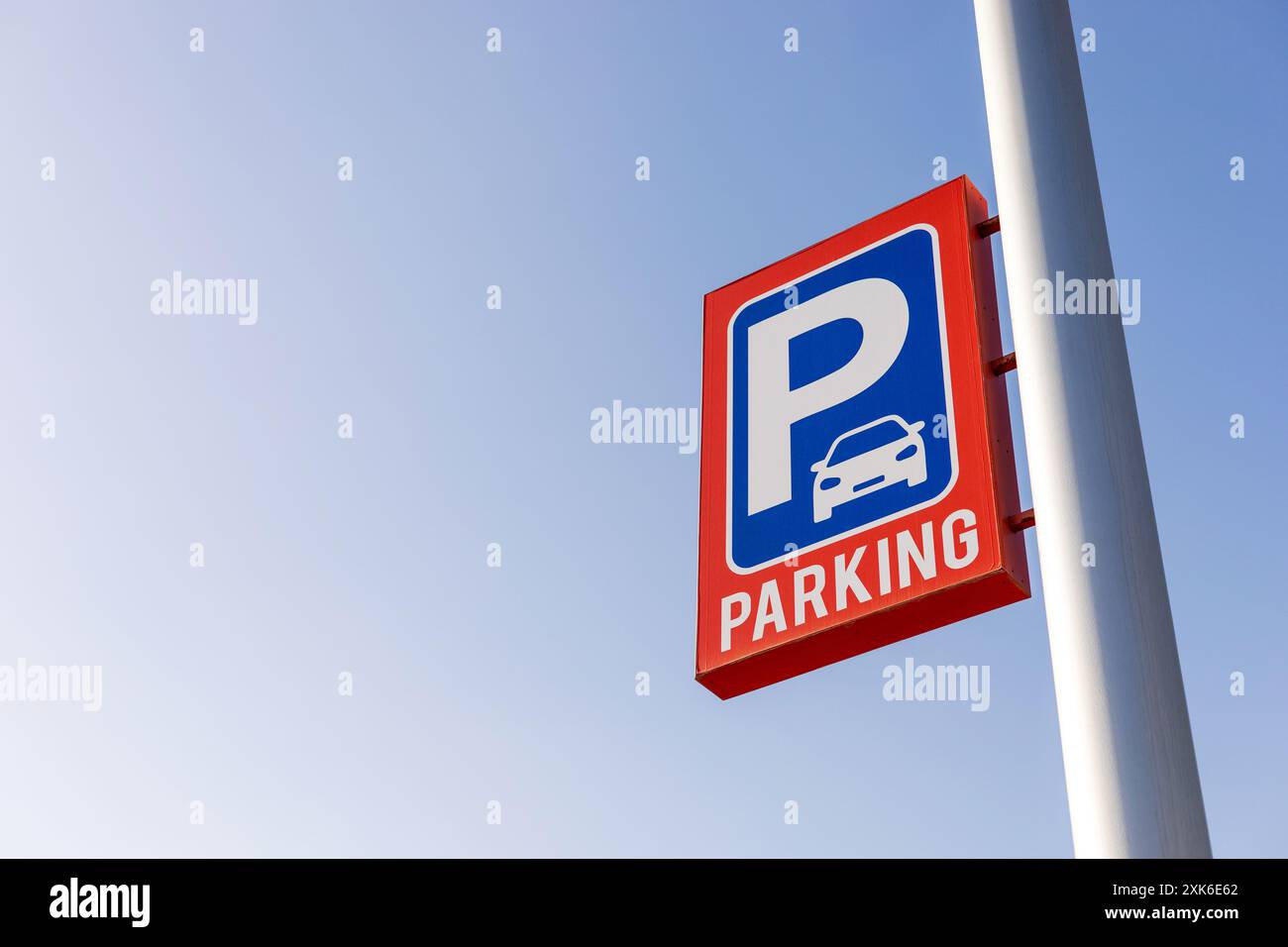 Car against traffic flow hi-res stock photography and images - Alamy