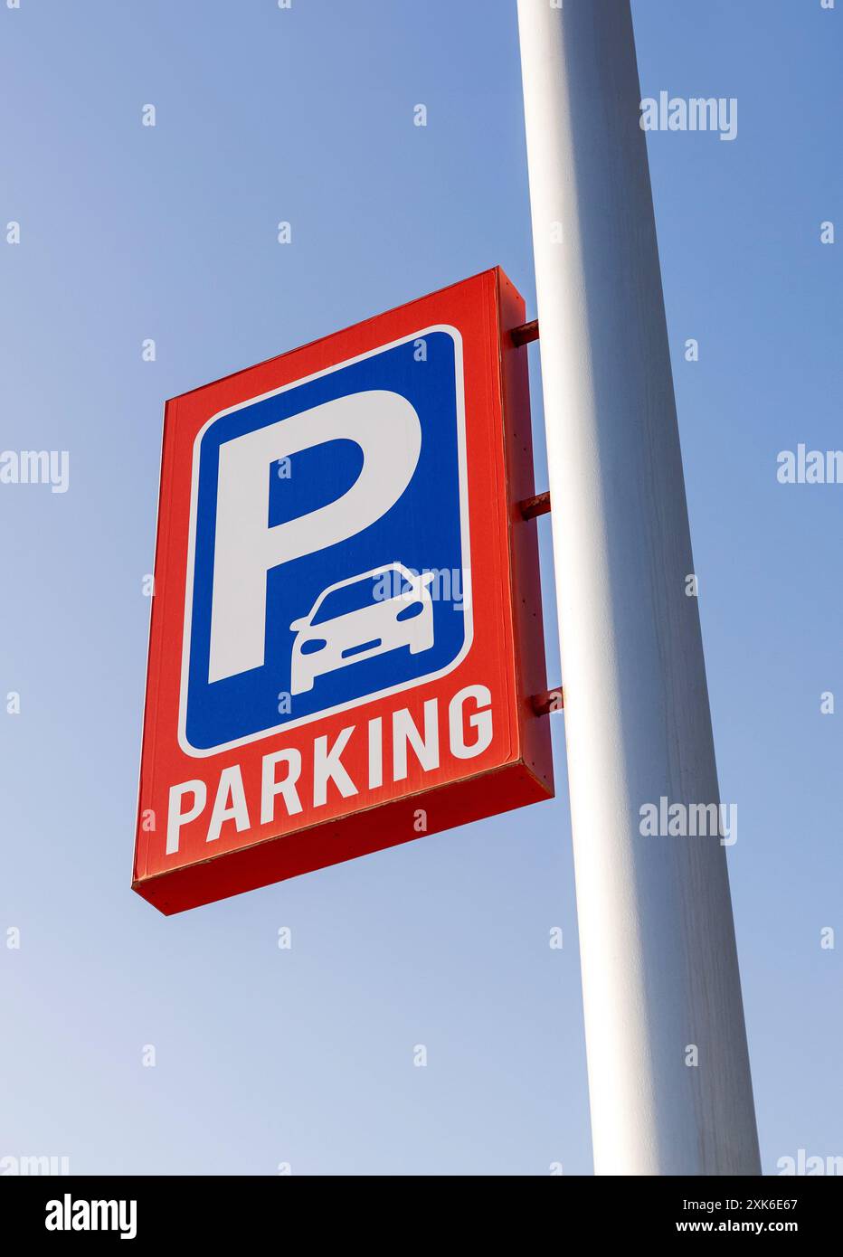 Car against traffic flow hi-res stock photography and images - Alamy