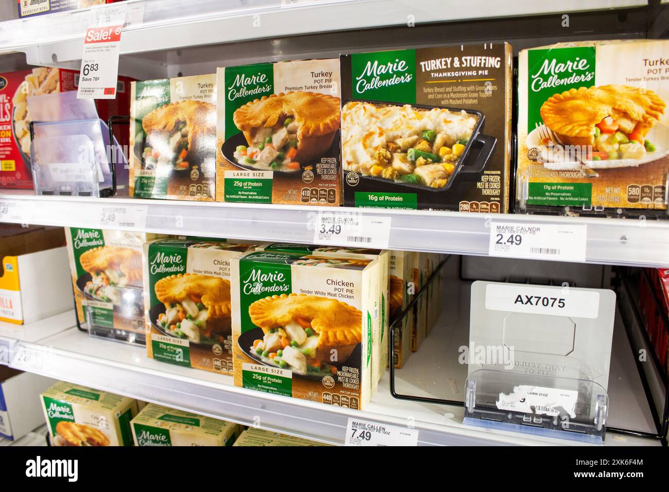 Pies on display hi-res stock photography and images - Alamy