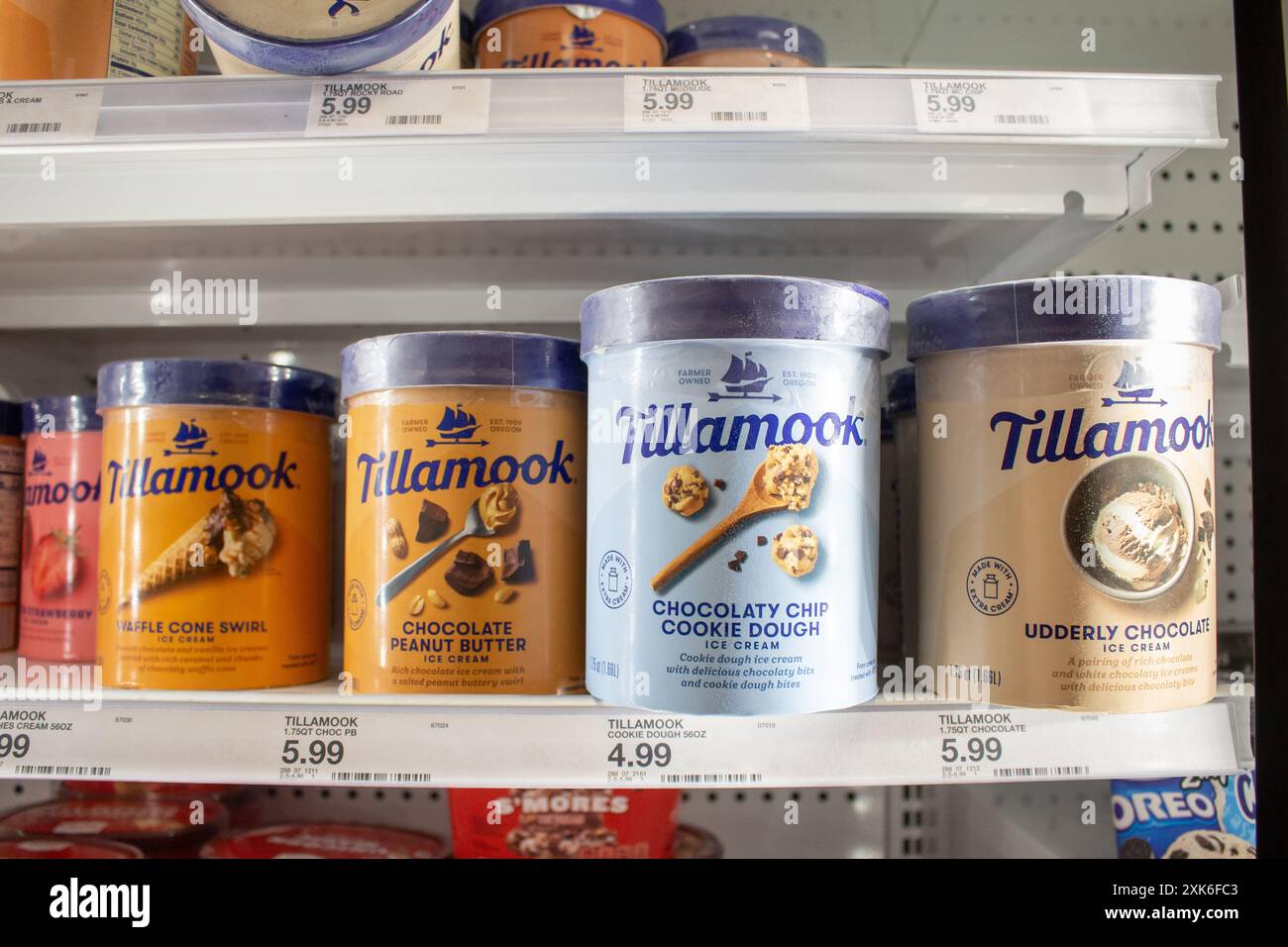 Freezer ice cream carton hi-res stock photography and images - Alamy