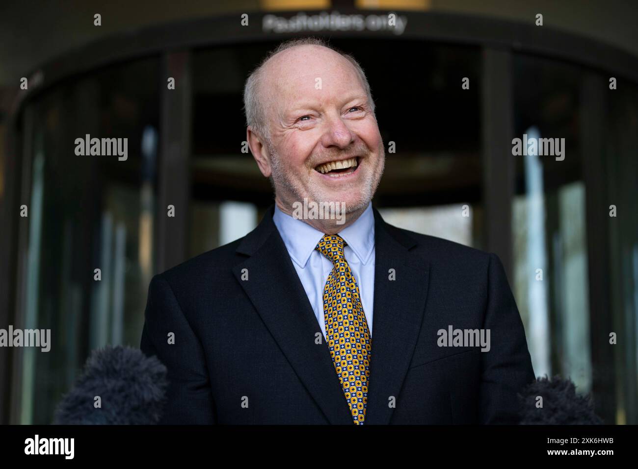 [MccLi0007916] Alan Bates leaves Portcullis House this afternoon ...