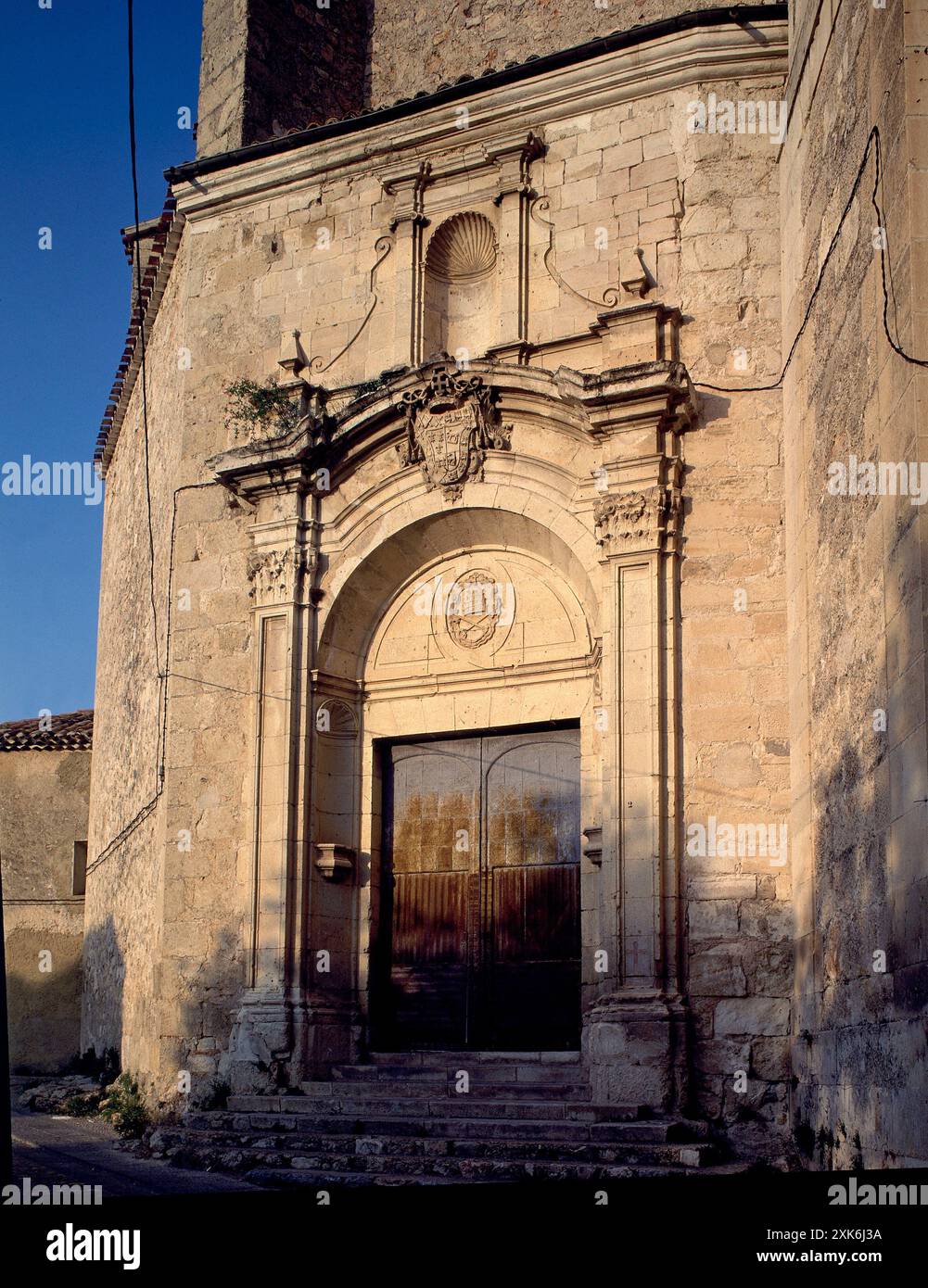 IGLESIA DE SAN PEDRO Y PLAZA DEL TRABUCO ESTILO GOTICO. Location: ST ...