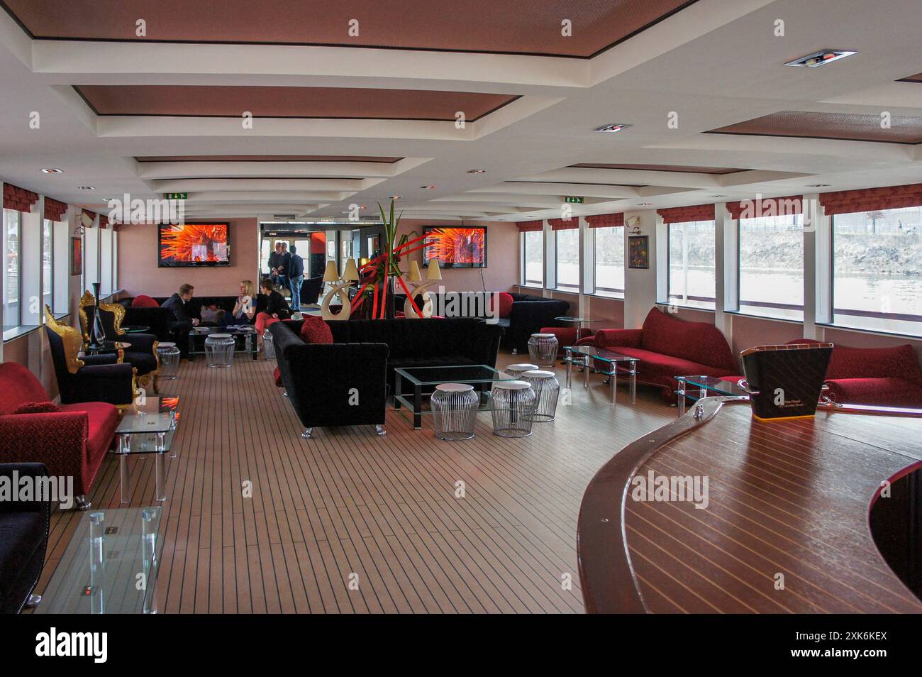 Paris yacht show hi-res stock photography and images - Alamy