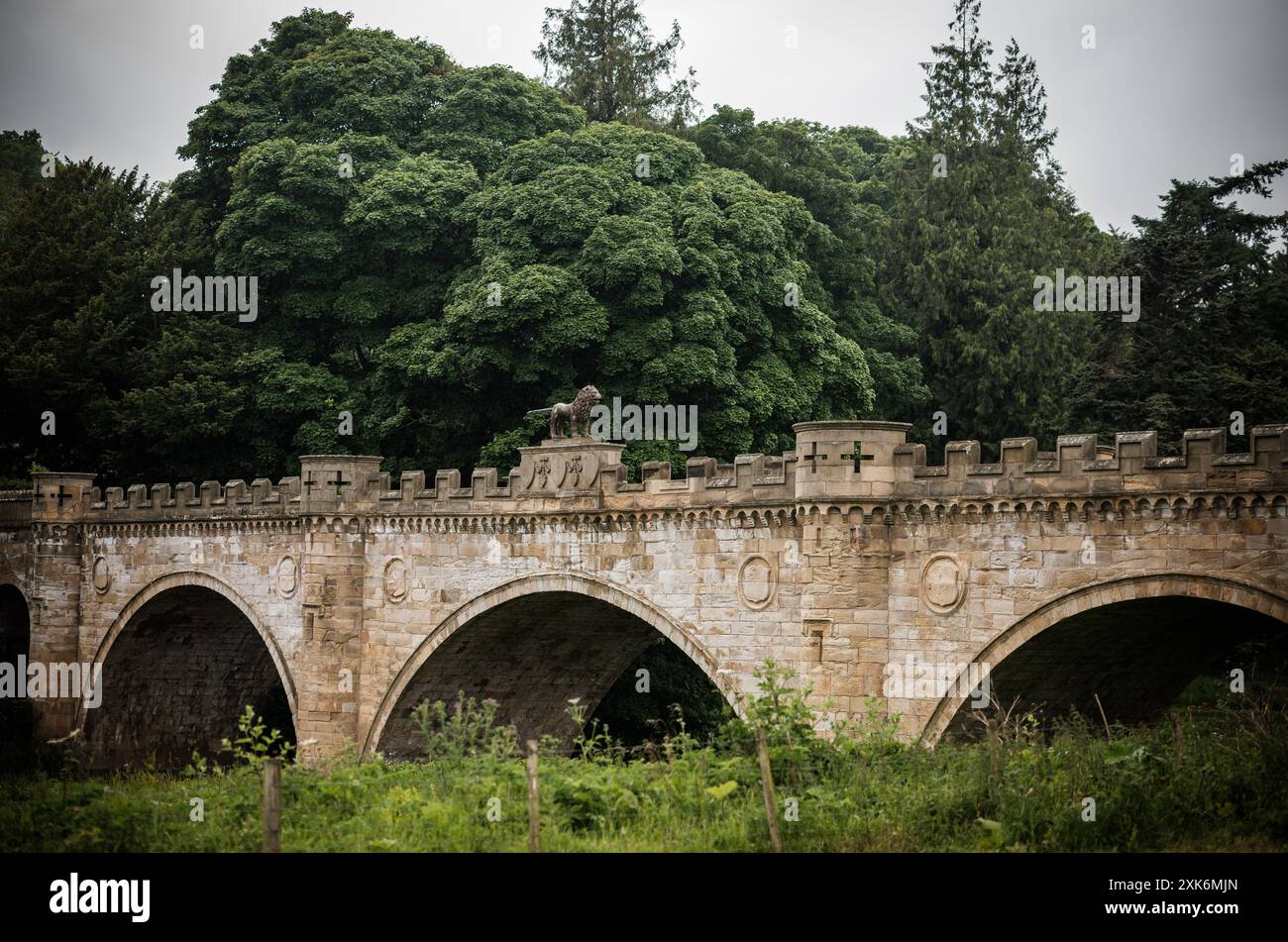 The Lion Bridge over the River Aln in the village of Alnwick ...