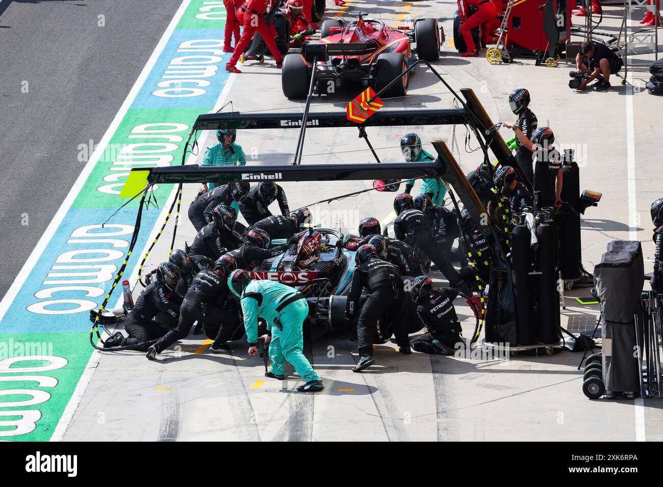 Mercedes pit crew lewis hamilton hi-res stock photography and images ...