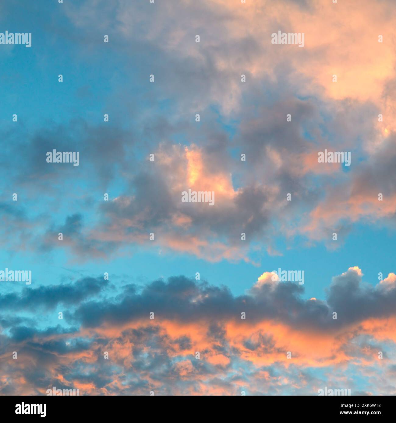 Suns rays illuminate clouds hi-res stock photography and images - Alamy