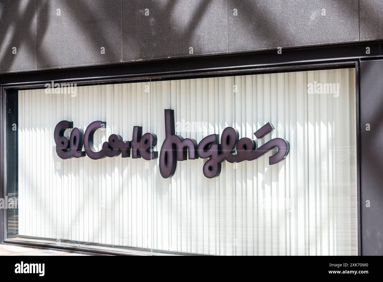 Corte diagonal hi-res stock photography and images - Alamy