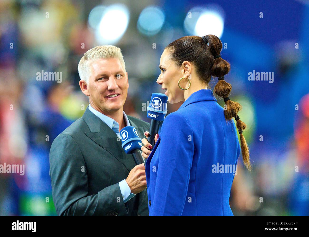 Esther Sedlaczek, presenter ARD Sport Moderatorin, Sportmoderatorin ...