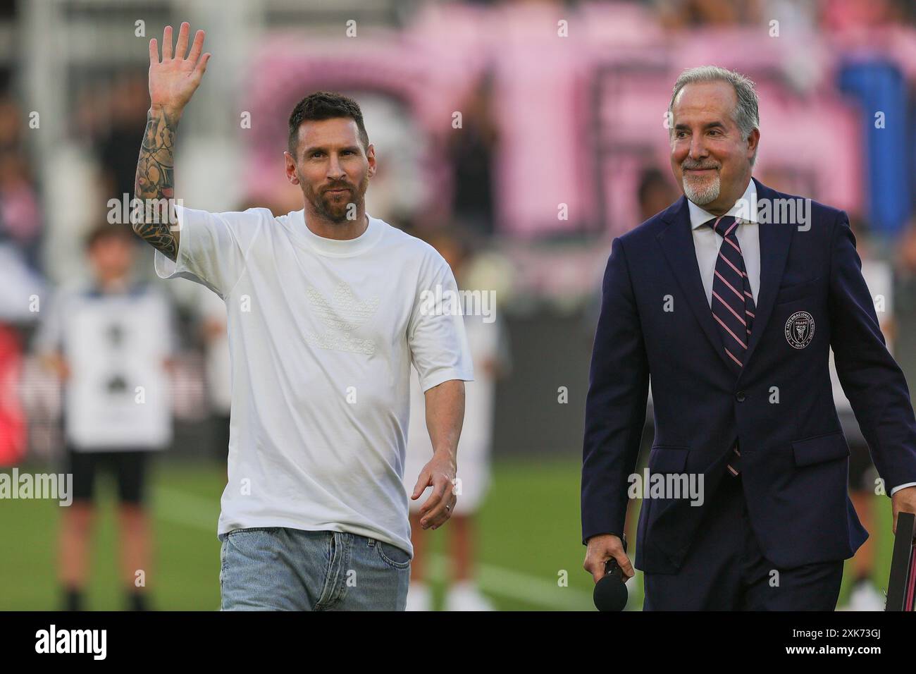 Lionel messi inter miami crowd hi-res stock photography and images - Alamy