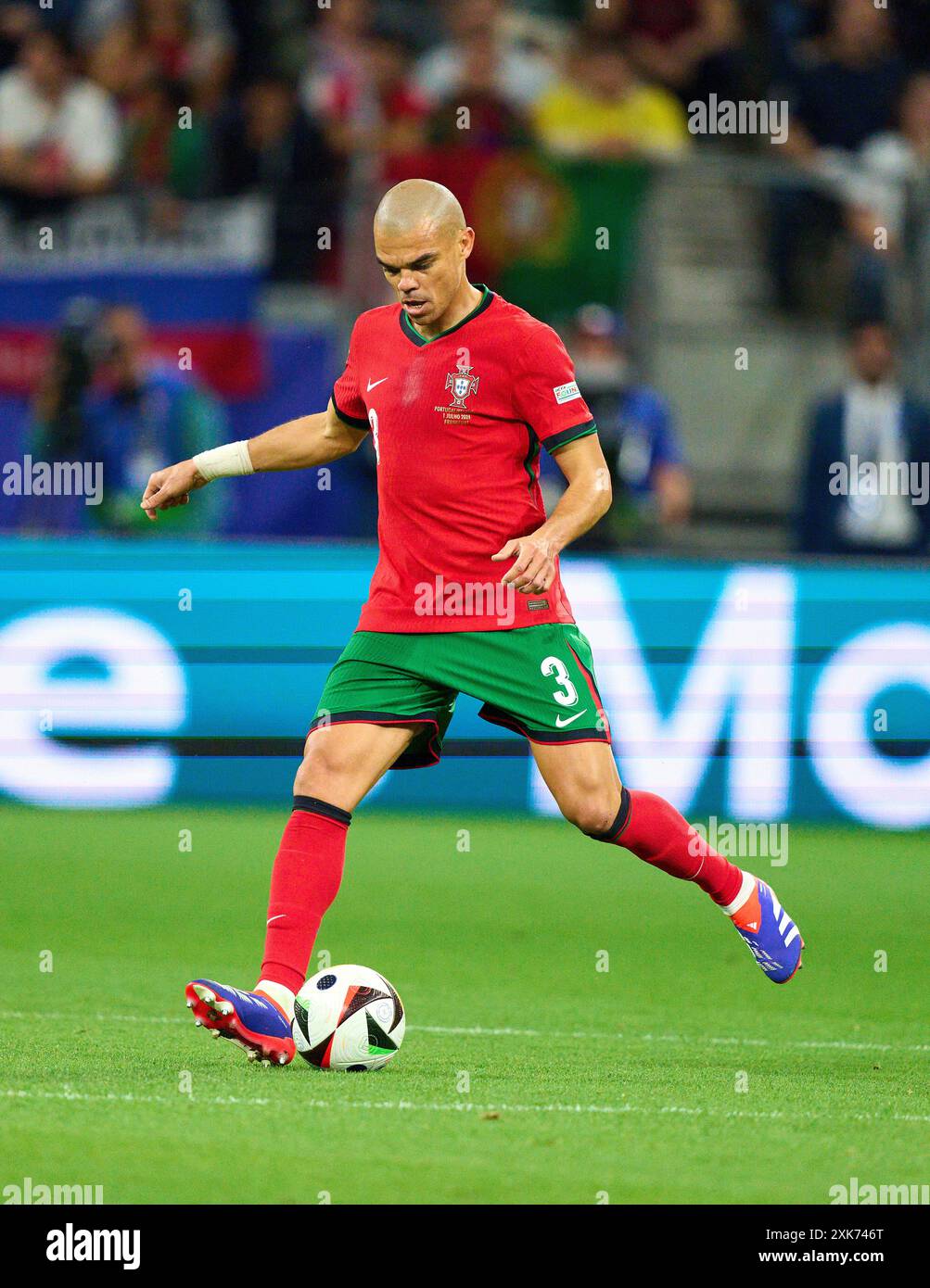 PEPE, Por 3 in the best of 16 match PORTUGAL - SLOVENIA 3-0 n.E. of the ...