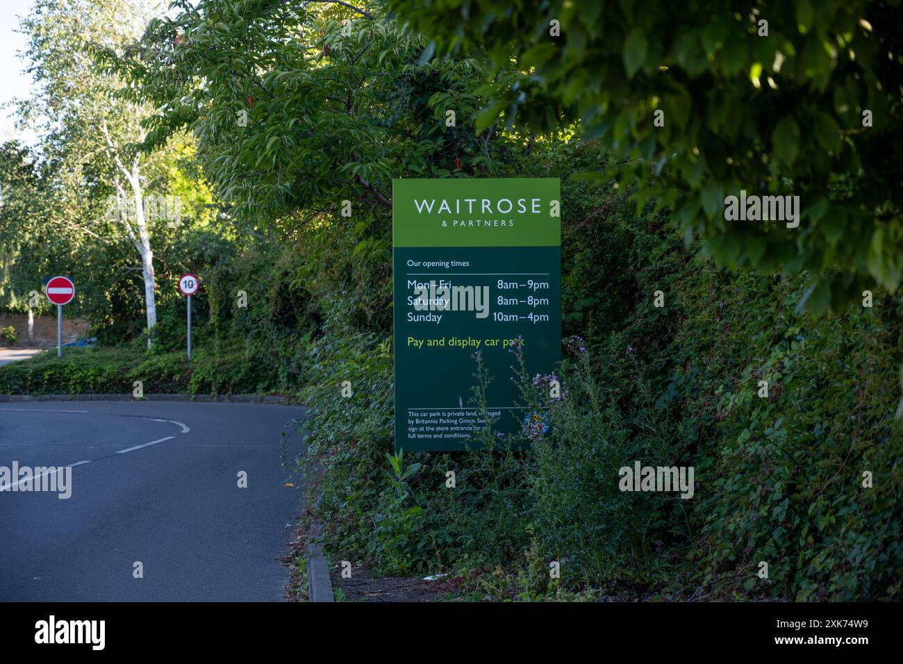 Waitrose opening times hi-res stock photography and images - Alamy