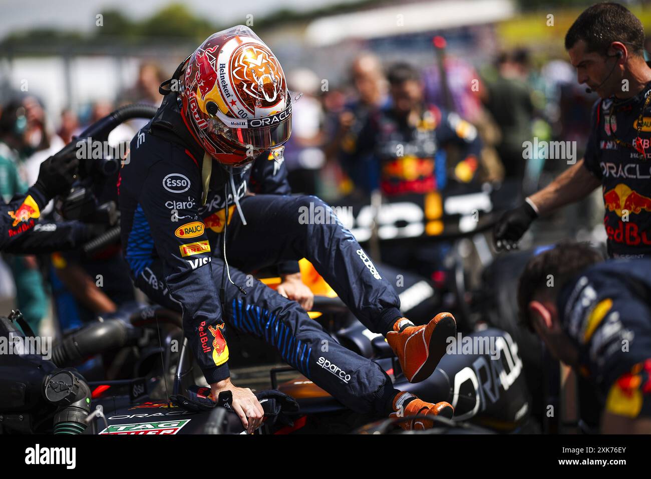 VERSTAPPEN Max (ned), Red Bull Racing RB20, portrait during the Formula ...