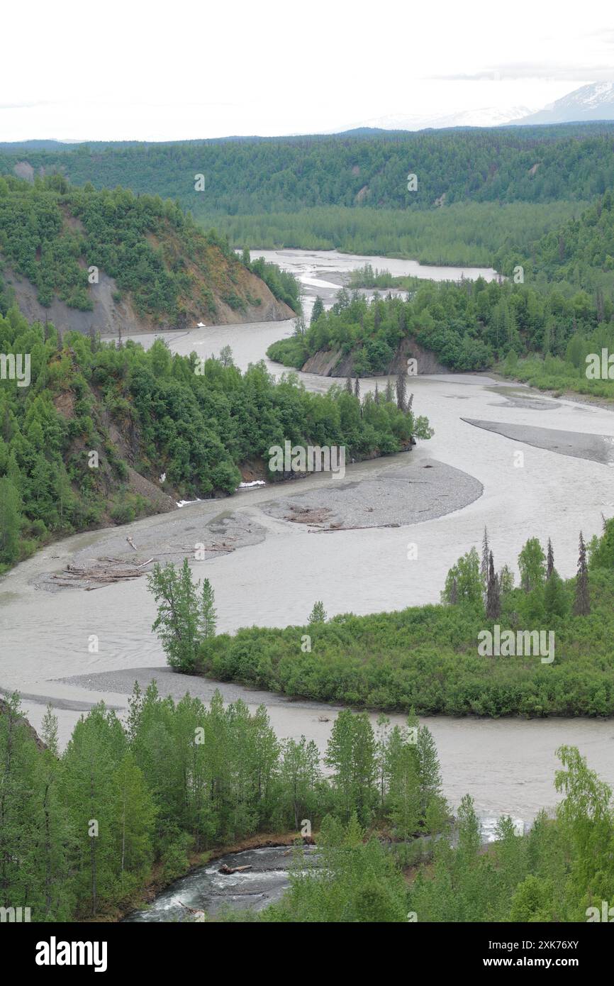 Views of and from the Alaska Railroad’s Denali Star train from ...