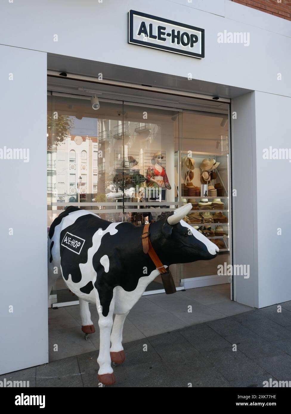 Ale hop shop hi-res stock photography and images - Alamy