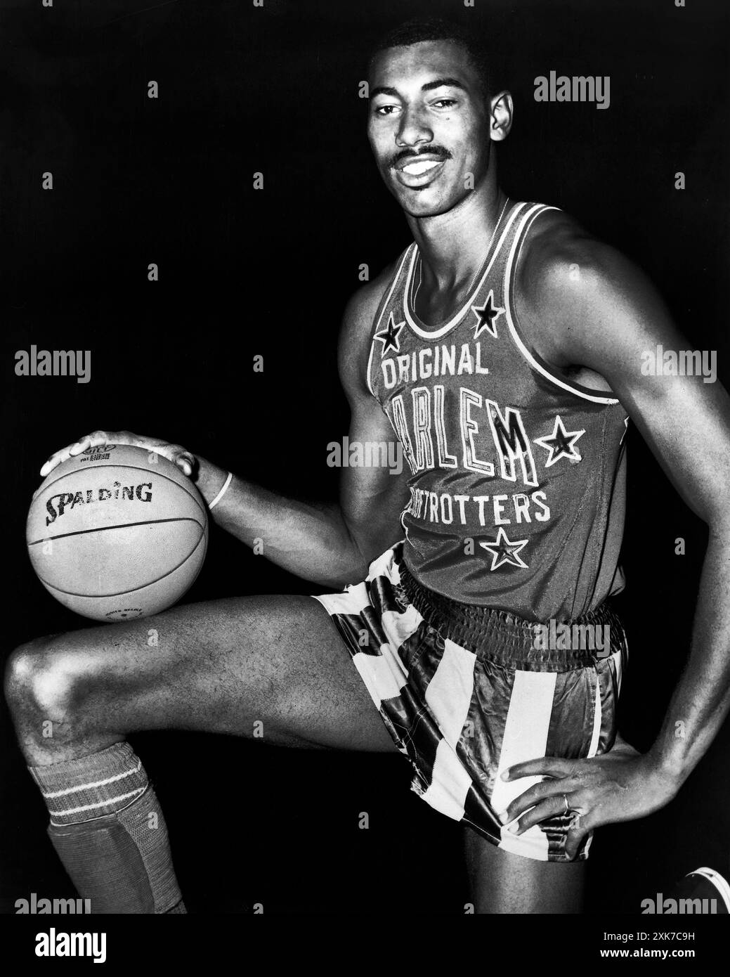 Harlem globetrotters vintage hi-res stock photography and images - Alamy