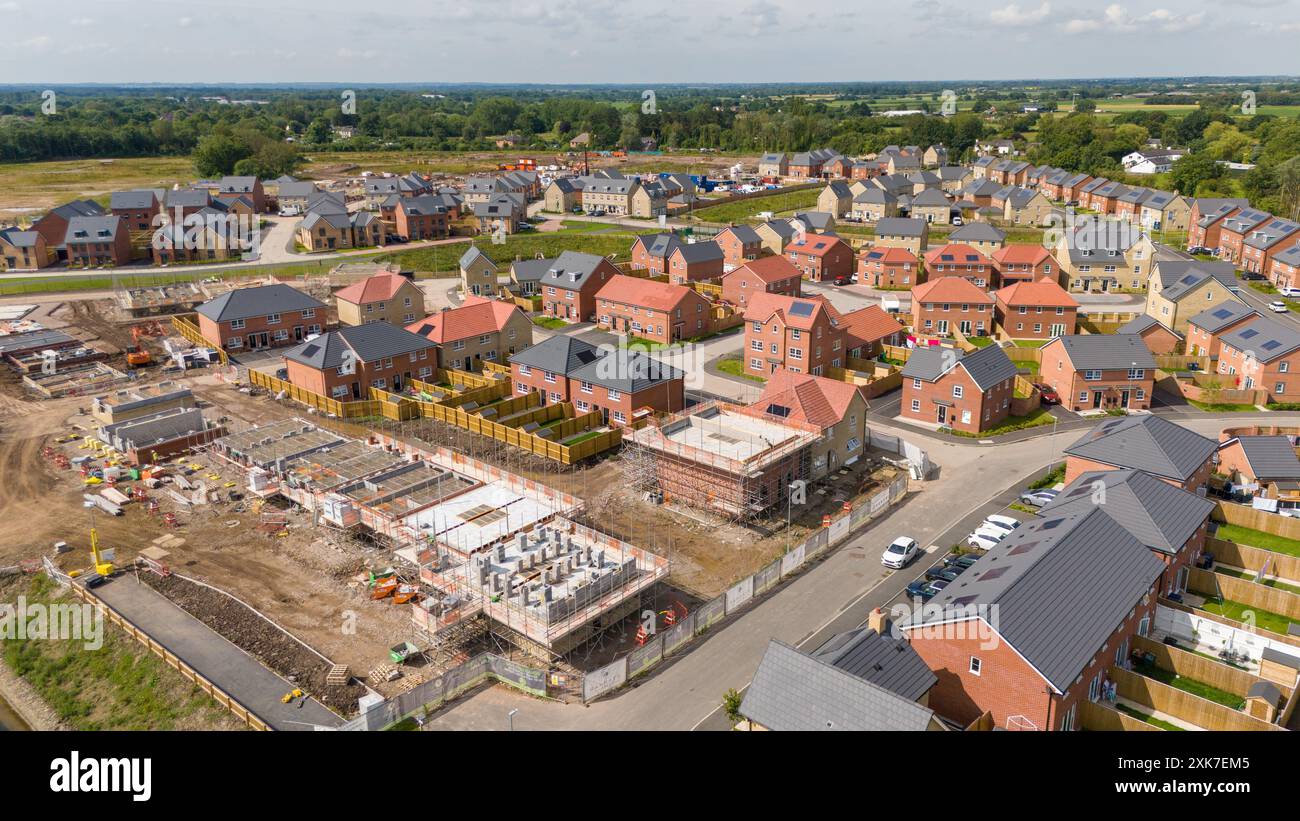 BARRATT HOMES Centurion Village in Leyland Lancashire Stock Photo - Alamy