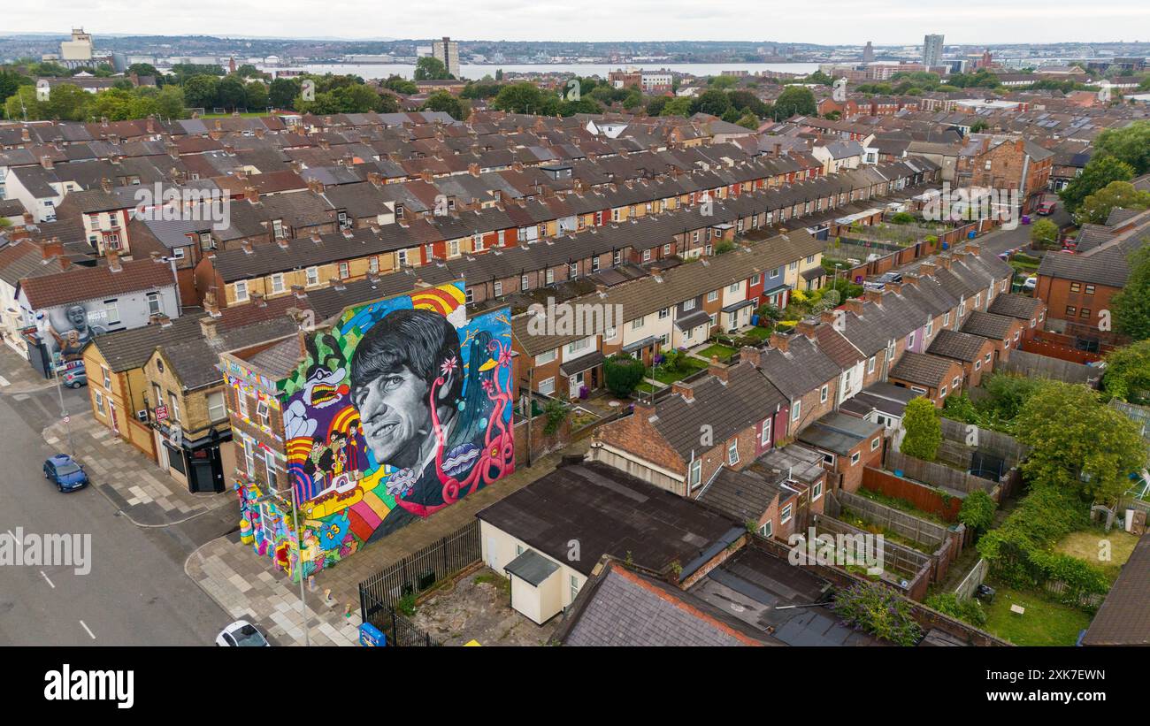 Ringo Starr's Childhood Home 10 Admiral Grove, Liverpool with a mural ...