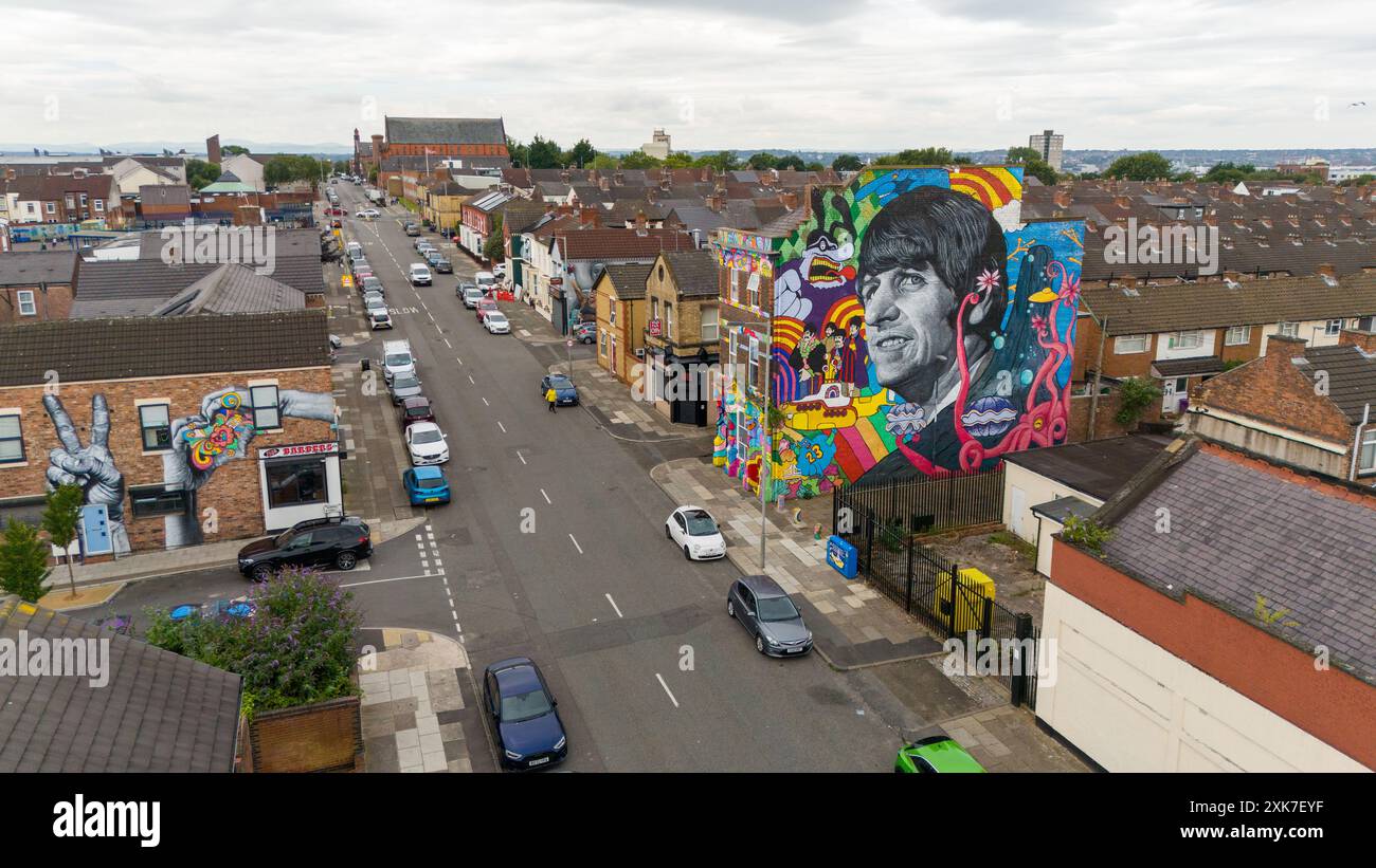 Ringo Starr's Childhood Home 10 Admiral Grove, Liverpool with a mural ...