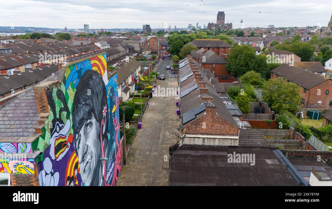 Ringo Starr's Childhood Home 10 Admiral Grove, Liverpool with a mural ...