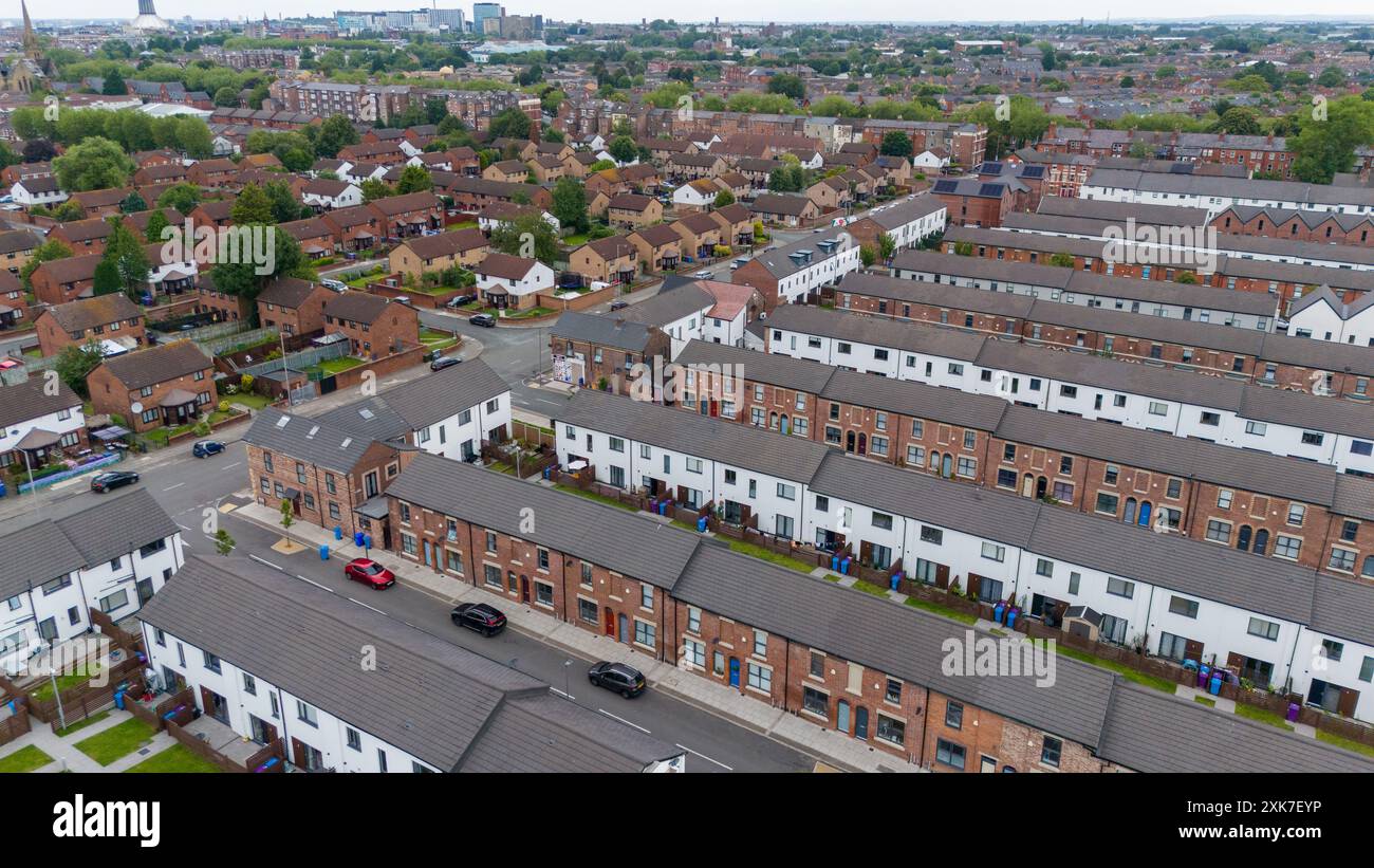 Terraced houses in Toxteth Liverpool, modernised Stock Photo - Alamy