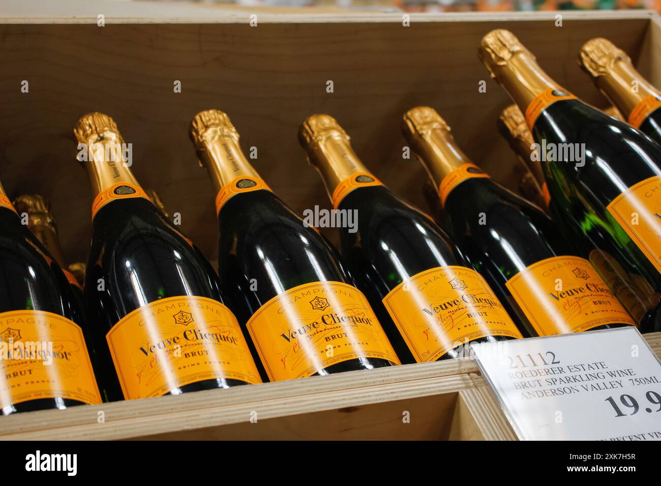 Champagne veuve clicquot cellar hi-res stock photography and images - Alamy